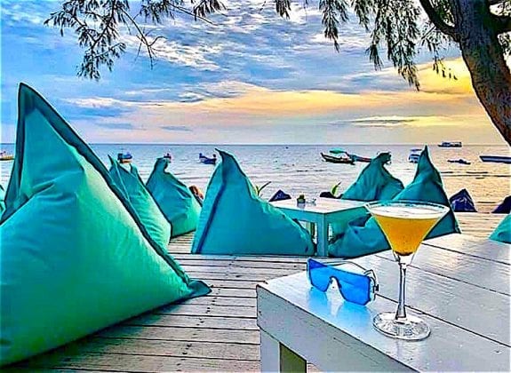 Fizz Beach Lounge Koh Tao | Funky Turtle