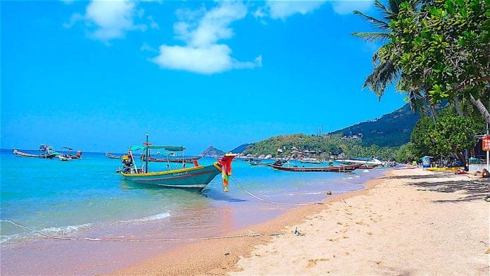 Sairee Beach on Koh Tao | Funky Turtle